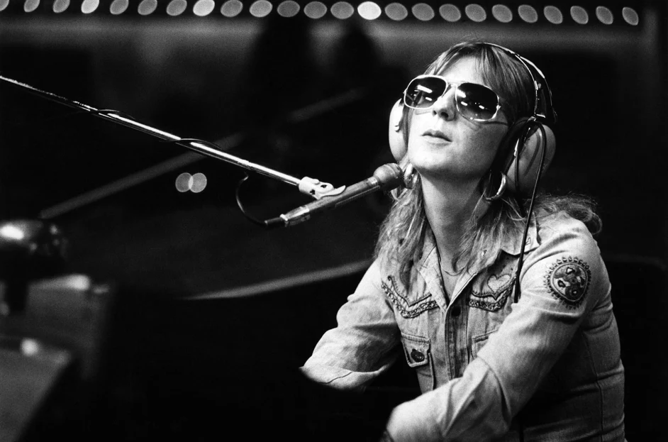 The Bridge: Tell Her Sweet Little Lies - Chris Molanphy